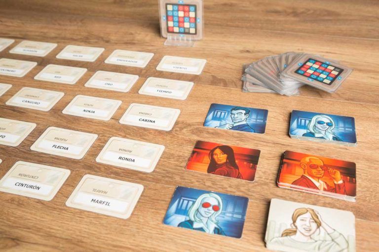 Código secreto | Juego de cartas asimetrico | Juegos de mesa familiares