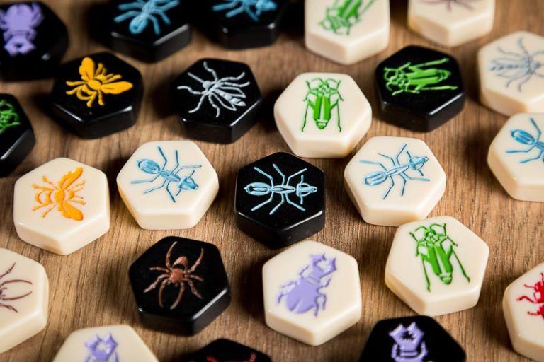 Hive pocket edition | Un juego de insectos como el ajedrez