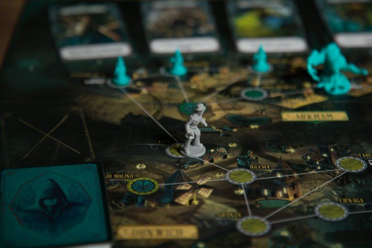 Pandemic El reino de Cthulhu ¡Atrévete a jugar contra los primigenios!
